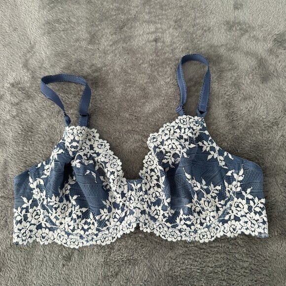 Wacoal | Intimates & Sleepwear | Wacoal Lace Embrace Underwire Bra 36c ...